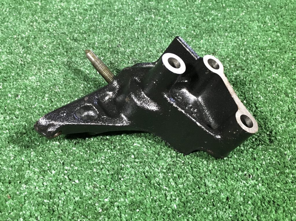 BRACKET, ENGINE MOUNTING, RH – JDM of Miami