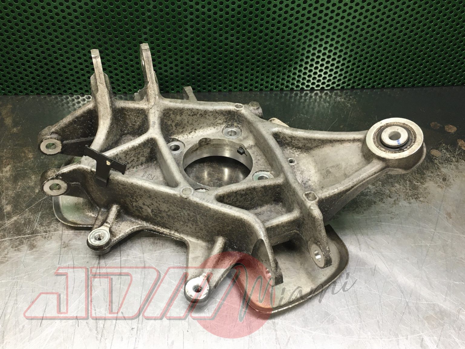 SPINDLE KNUCKLE HUB, REAR, RH – JDM of Miami